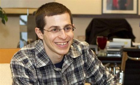 Barcelona invites former Hamas captive Gilat Shalit as guest at ...