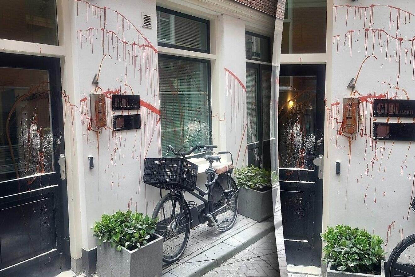 Protesters throw red paint on Dutch Zionist group’s HQ - EJP
